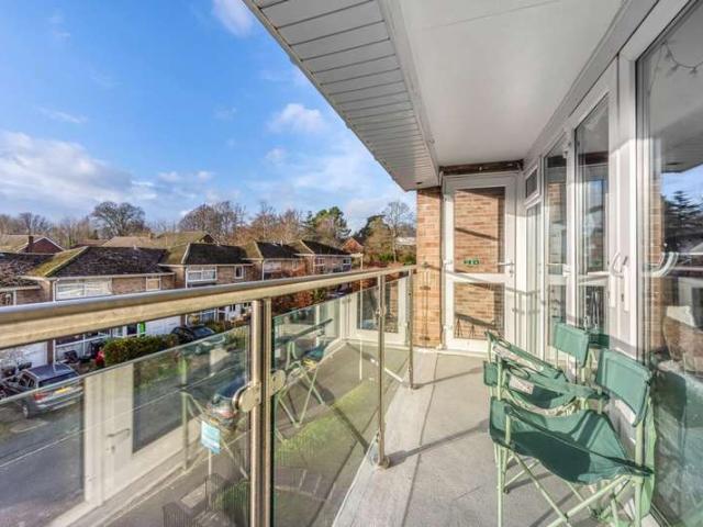 2 Bedroom Apartment Flat