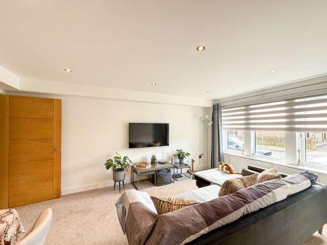2 Bedroom Apartment Flat