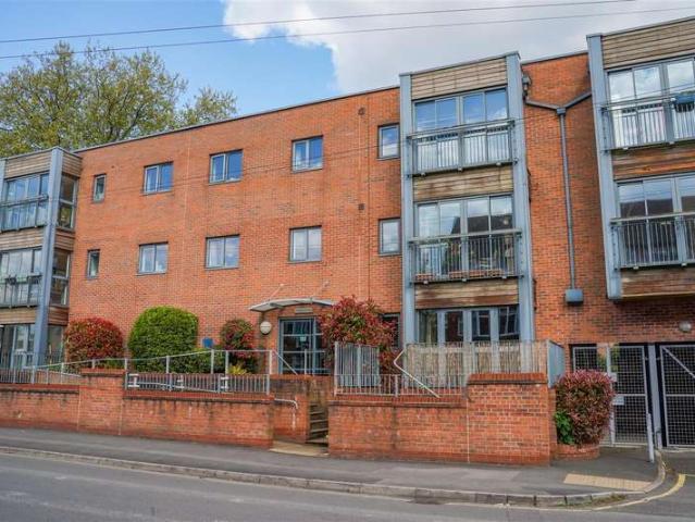 2 Bedroom Apartment Flat