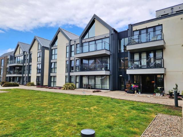 2 Bedroom Apartment Flat