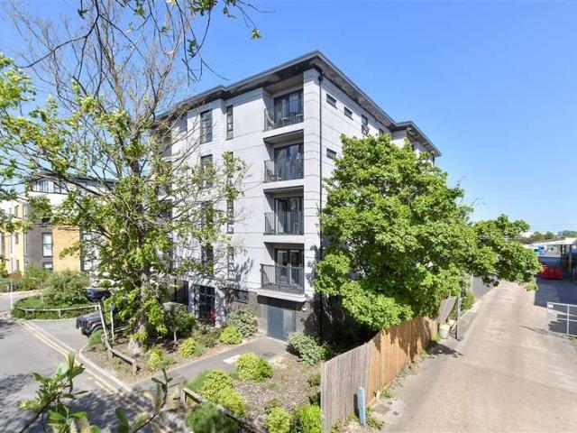 2 Bedroom Apartment Flat