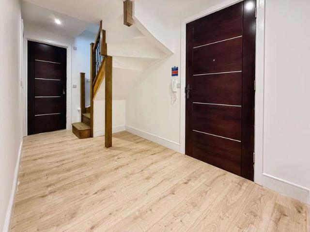 2 Bedroom Apartment Flat