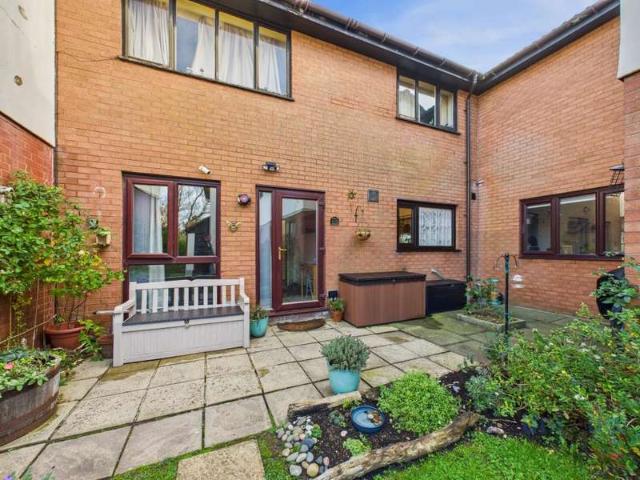 2 Bedroom Apartment Flat