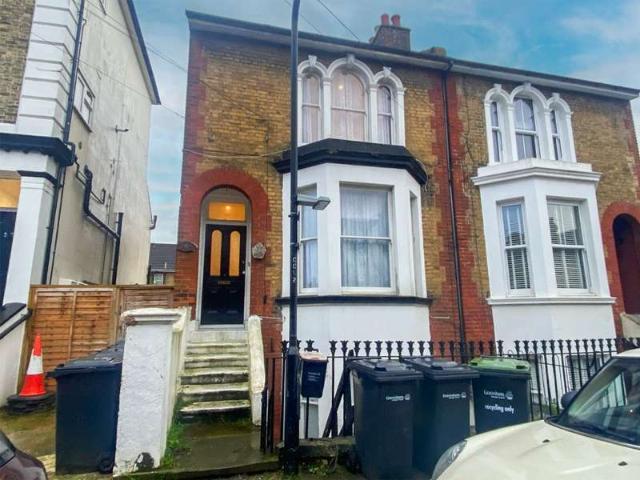 2 Bedroom Apartment Flat