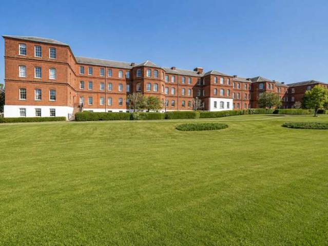 2 Bedroom Apartment Flat