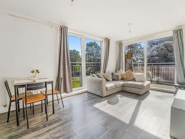 2 Bedroom Apartment Flat