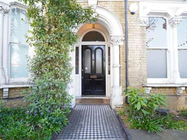 2 Bedroom Apartment Flat