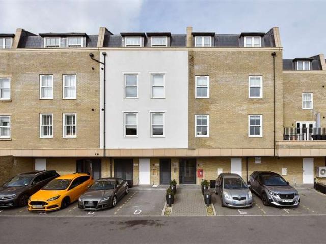 2 Bedroom Apartment Flat