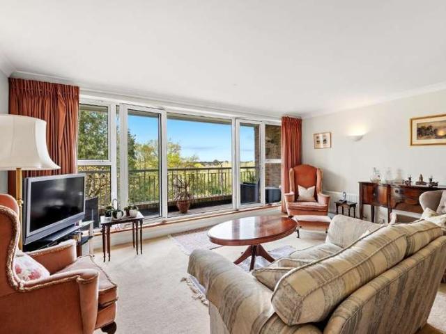2 Bedroom Apartment Flat