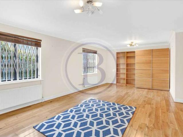 2 Bedroom Apartment Flat