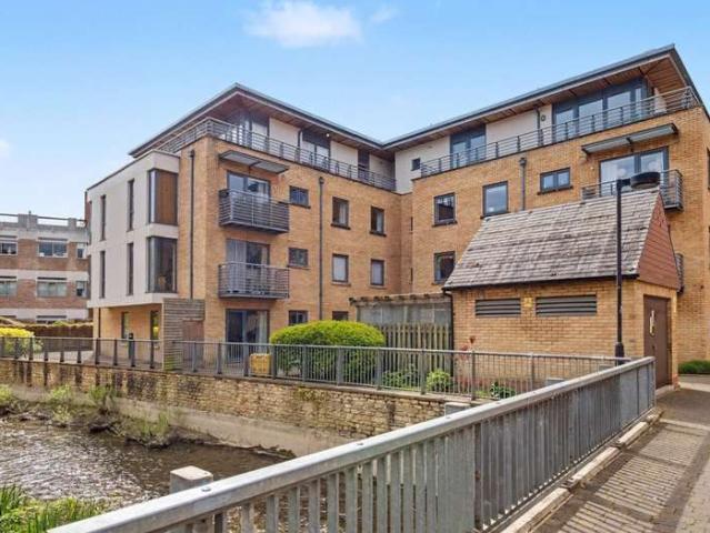2 Bedroom Apartment Flat