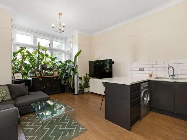 2 Bedroom Apartment Flat