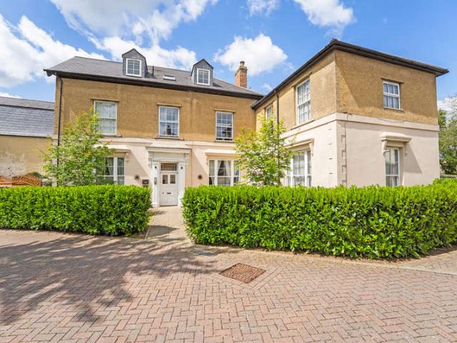 2 Bedroom Apartment Flat