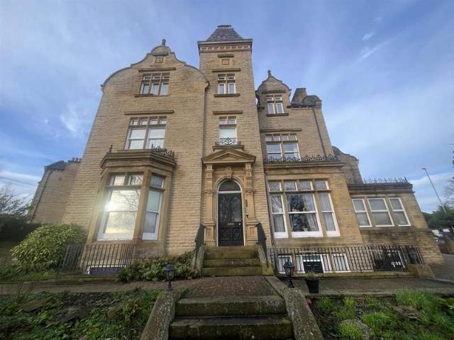2 Bedroom Apartment Flat