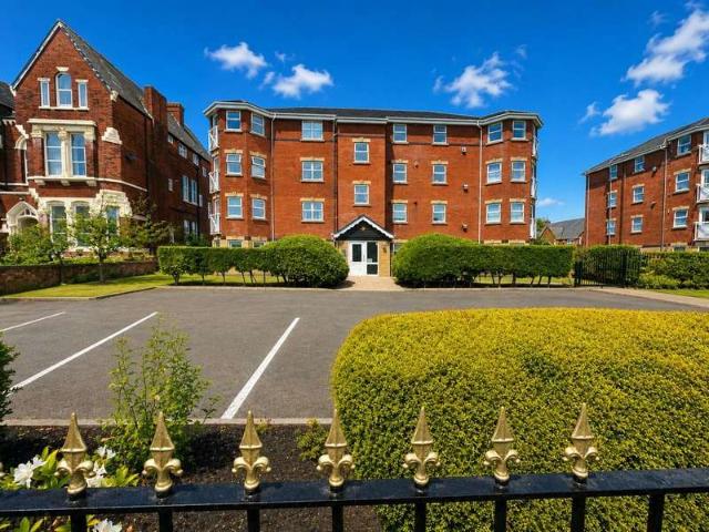 2 Bedroom Apartment Flat