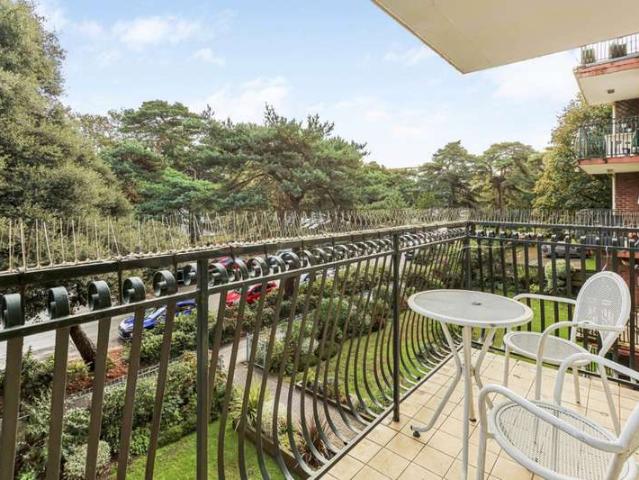 2 Bedroom Apartment Flat