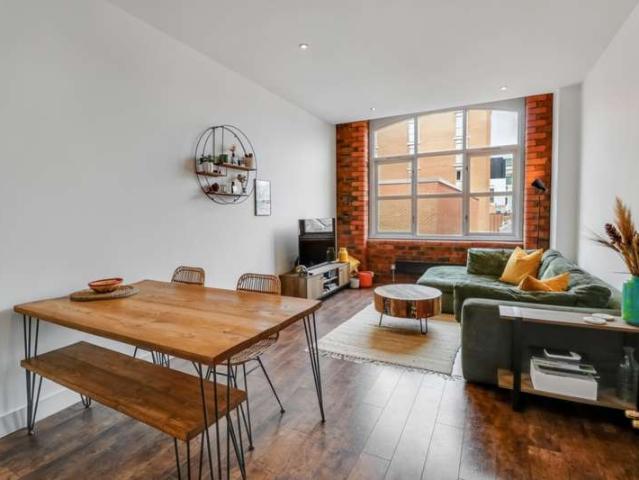 2 Bedroom Apartment Flat
