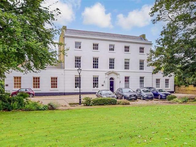 2 Bedroom Apartment Flat