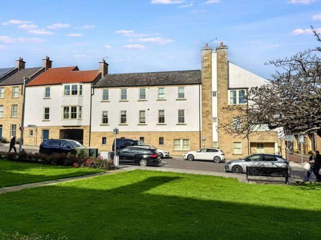 2 Bedroom Apartment Flat