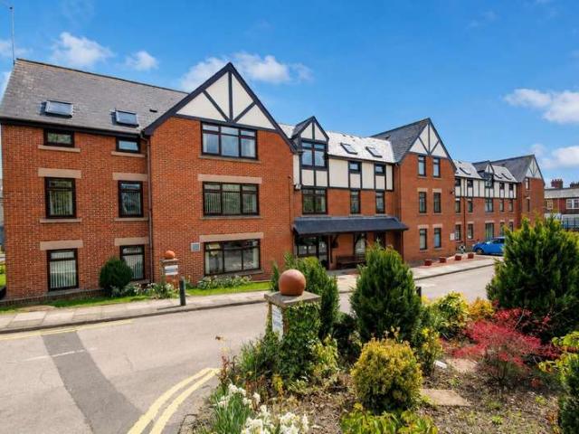 2 Bedroom Apartment Flat