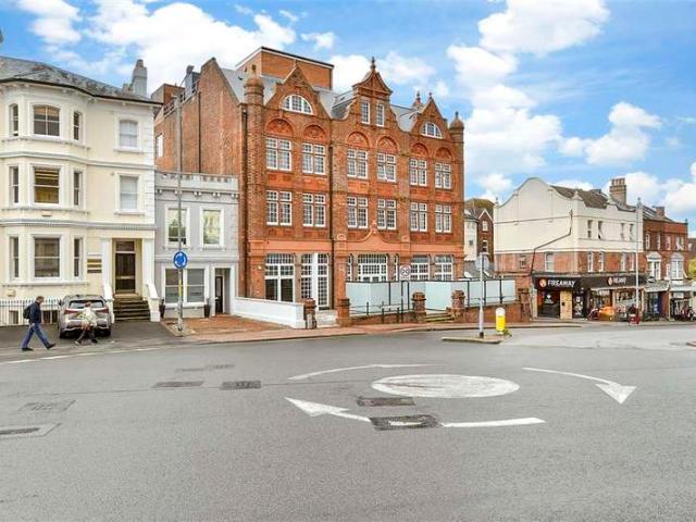 2 Bedroom Apartment Flat