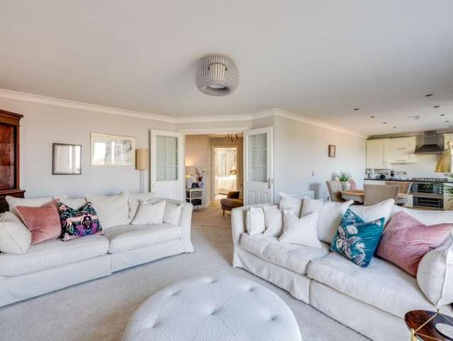 2 Bedroom Apartment Flat