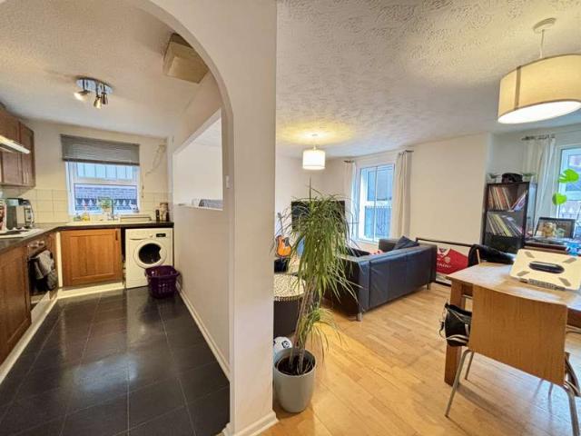 2 Bedroom Apartment Flat