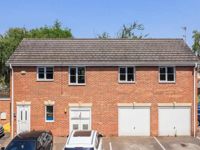 2 Bedroom Apartment Flat