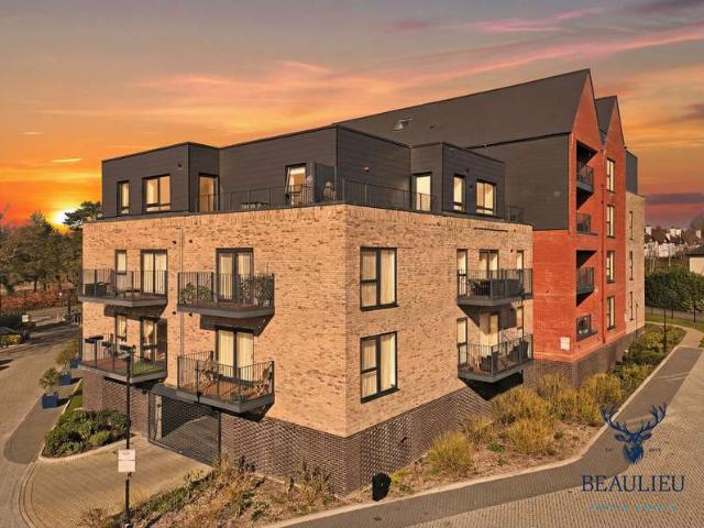 2 Bedroom Apartment Flat
