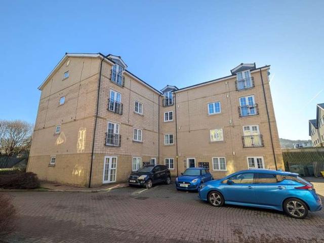 2 Bedroom Apartment Flat