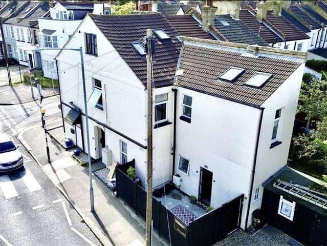 2 Bedroom Apartment Flat
