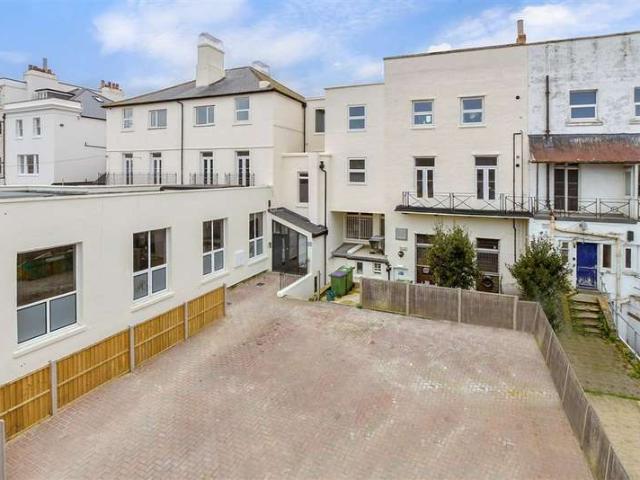 2 Bedroom Apartment Flat