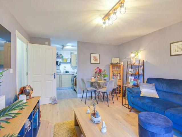 2 Bedroom Apartment Flat