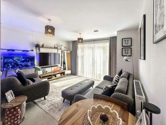 2 Bedroom Apartment Flat