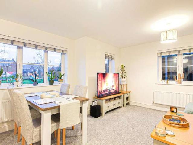 2 Bedroom Apartment Flat