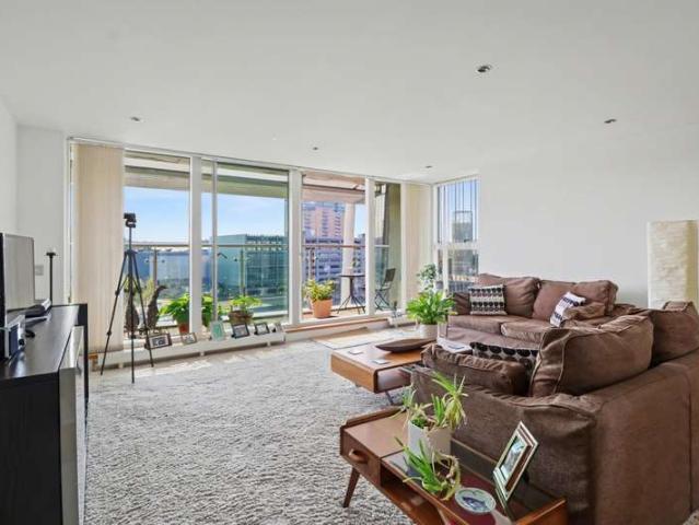 2 Bedroom Apartment Flat