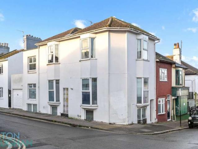 2 Bedroom Apartment Flat