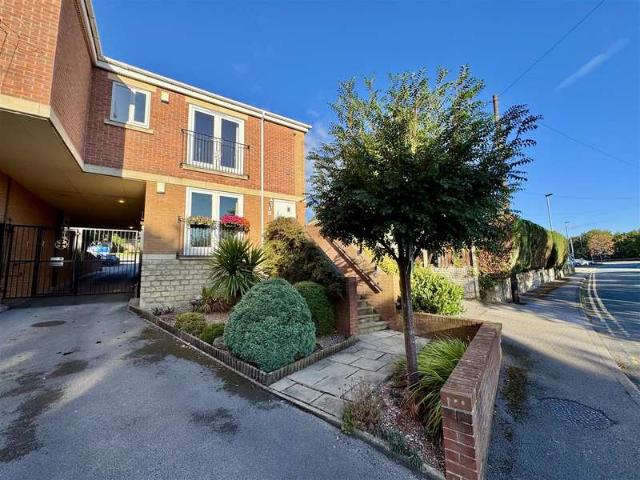 2 Bedroom Apartment Flat
