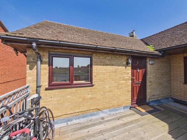 2 Bedroom Apartment Flat
