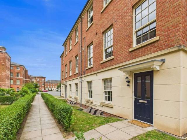 2 Bedroom Apartment Flat