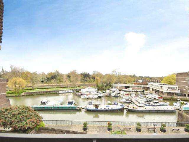 2 Bedroom Apartment Flat