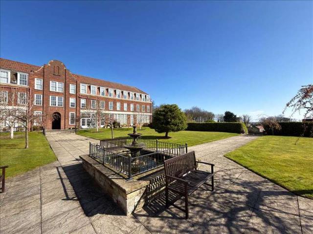 2 Bedroom Apartment Flat