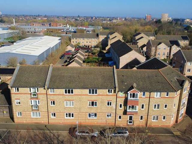 2 Bedroom Apartment Flat