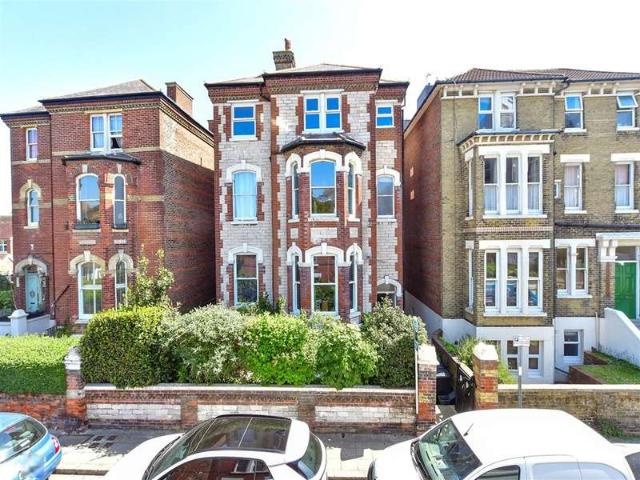 2 Bedroom Apartment Flat