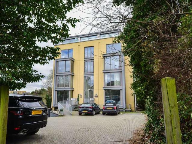 2 Bedroom Apartment Flat