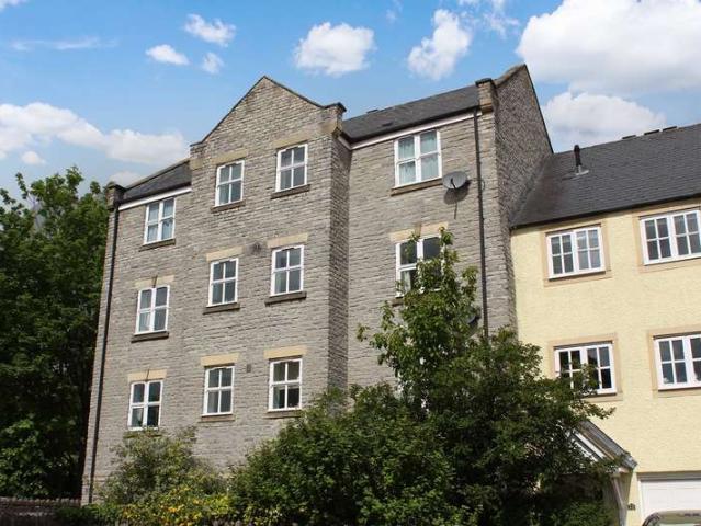 2 Bedroom Apartment Flat