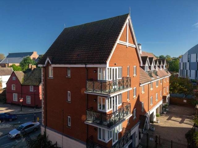 2 Bedroom Apartment Flat