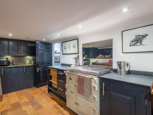 2 Bedroom Apartment Flat