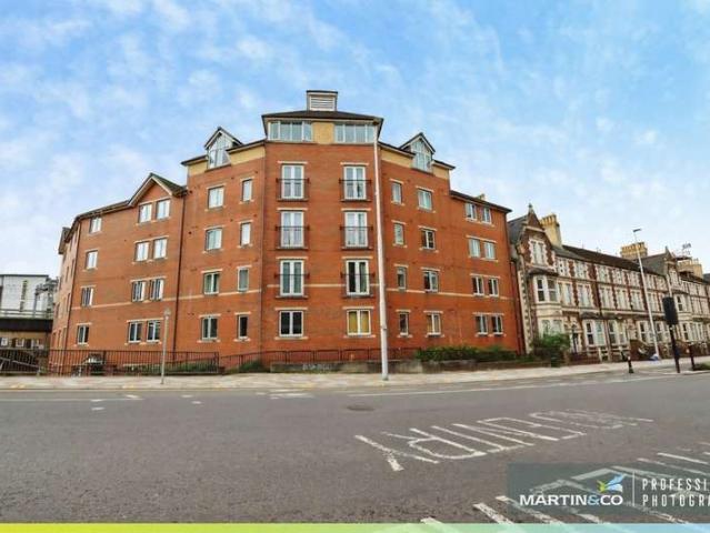 2 Bedroom Apartment Flat