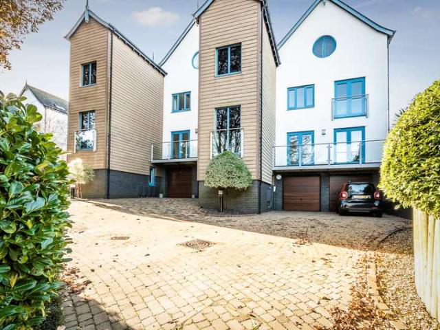 2 Bedroom Apartment Flat